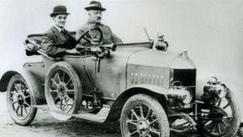 Morris car designer's home Nuffield Place opens to public - BBC News