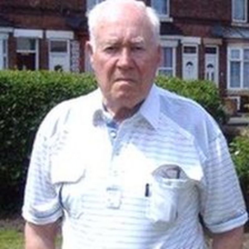 William Davis killing: Woman in court on murder charge - BBC News