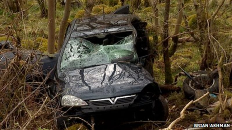 Driver cut from car after crash on A82 near Invermoriston - BBC News