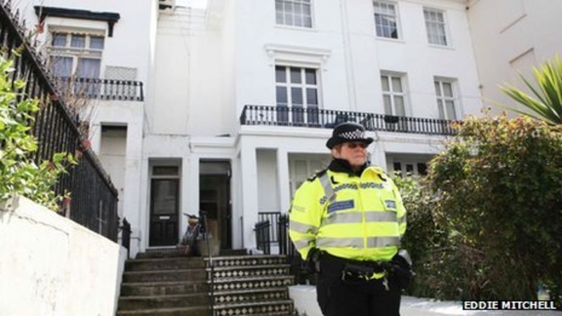 Jeffrey Burrows murder suspect released on bail - BBC News