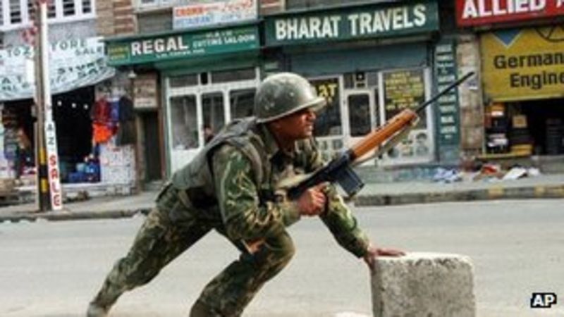 Indian army suicides blamed on 'poor leadership' - BBC News