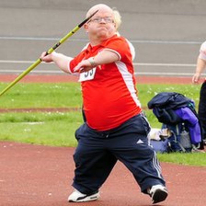 Athletes compete in National Dwarf Games in Wolverhampton - BBC News