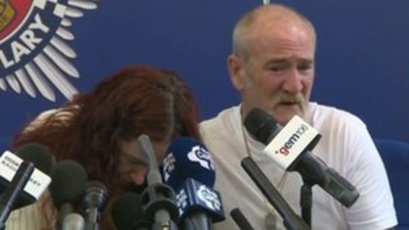 Derby fire deaths: Mick and Mairead Philpott arrested - BBC News