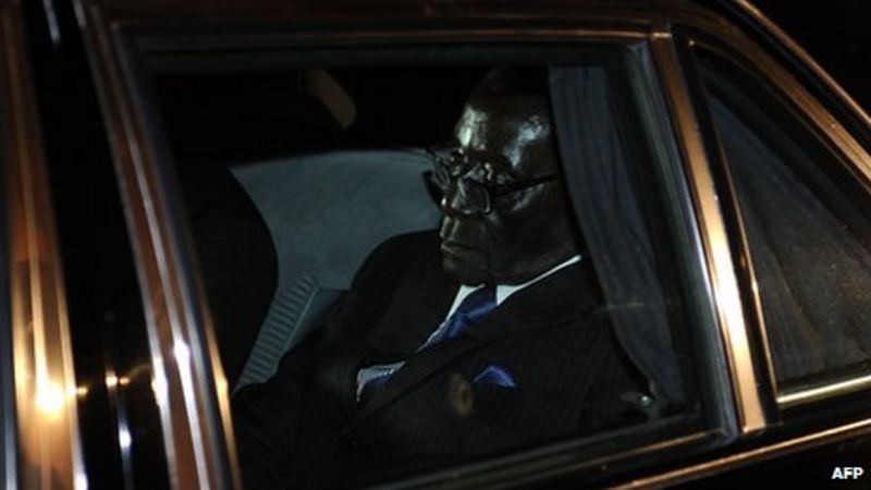 Zimbabwe's Robert Mugabe motorcade in deadly crash - BBC News
