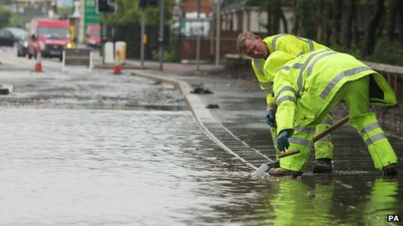Belfast floods: Emergency funding for premises affected - BBC News