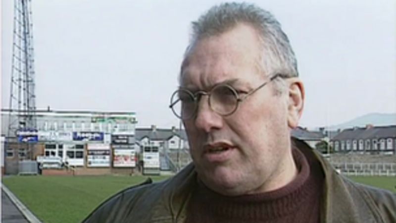Brian Thomas, Neath and Wales rugby player and coach, dies - BBC News