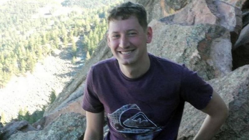 James Holmes: Parents of Aurora 'gunman' beg for his life - BBC News