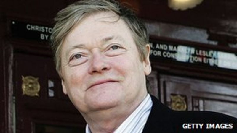 Tributes paid to actor Simon Ward - BBC News