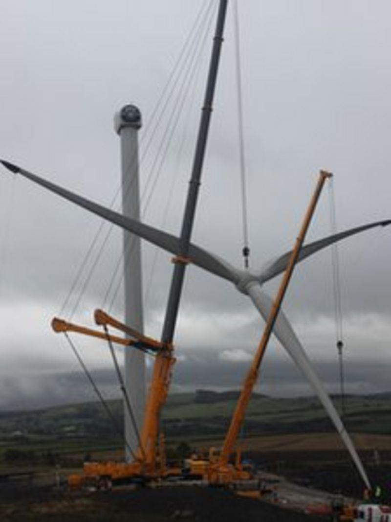 Rotherham's £21.9m wind farm is switched on - BBC News