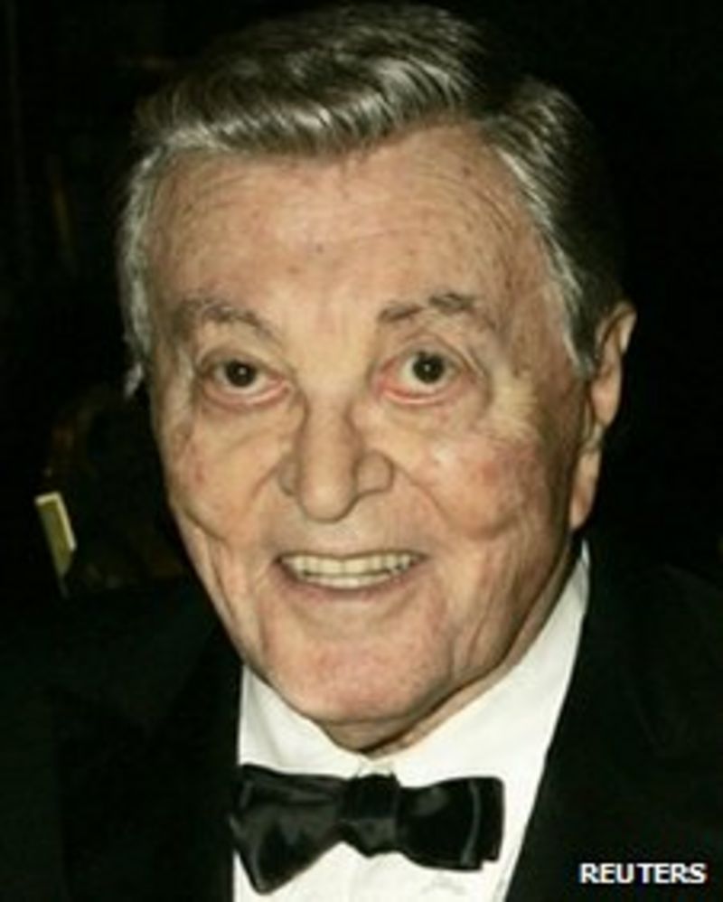 US singer Tony Martin dies aged 98 - BBC News