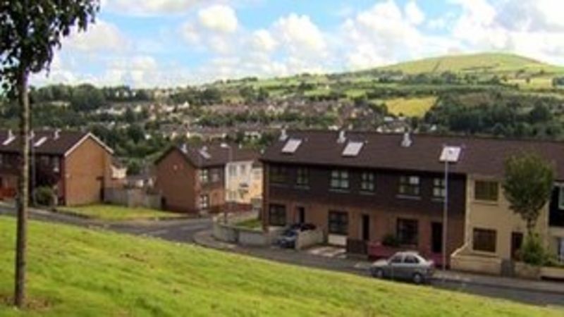 Strabane police cars attacked at scene of sudden death - BBC News