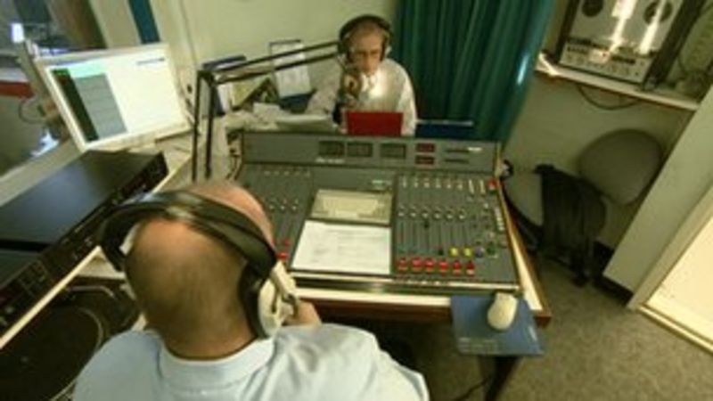 Bristol hospital radio celebrates 60 years of broadcasting - BBC News