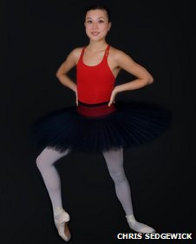 Barnsley ballerina joins the elite Bolshoi Ballet Academy - BBC News