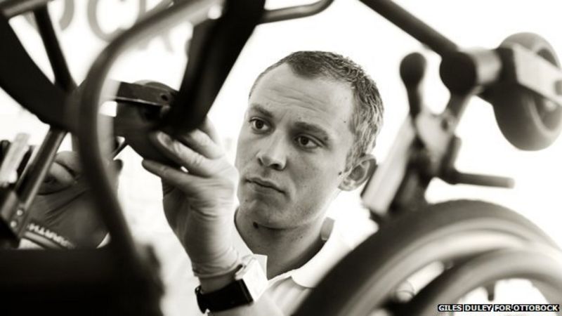 Giles Duley - a second shot at life - BBC News