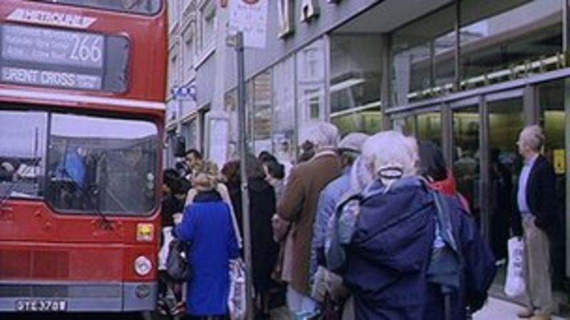 Free bus passes 'have health benefits', UK study suggests - BBC News