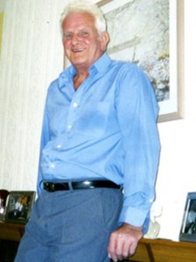 West Lothian man James McNabb dies days after van collision - BBC News