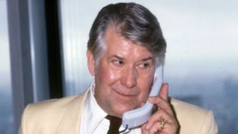 Funeral of speaking clock voice Brian Cobby in Brighton - BBC News