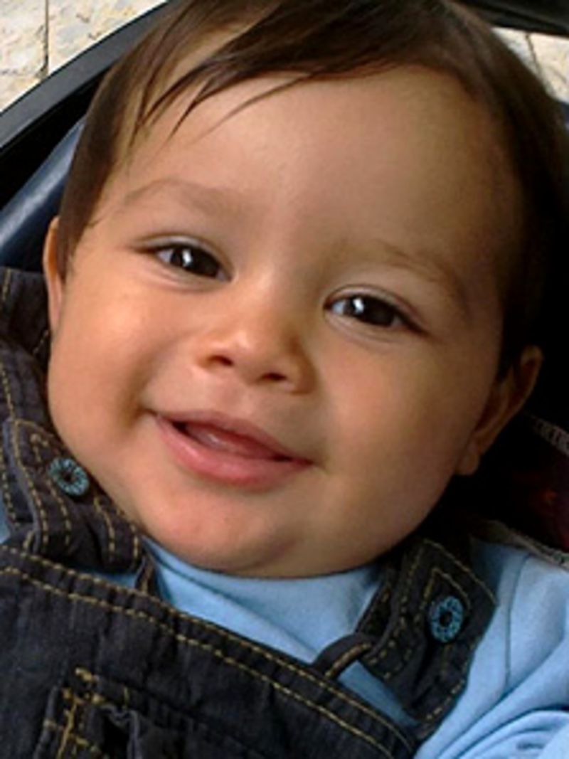 Gaza baby 'only knew how to smile' - BBC News