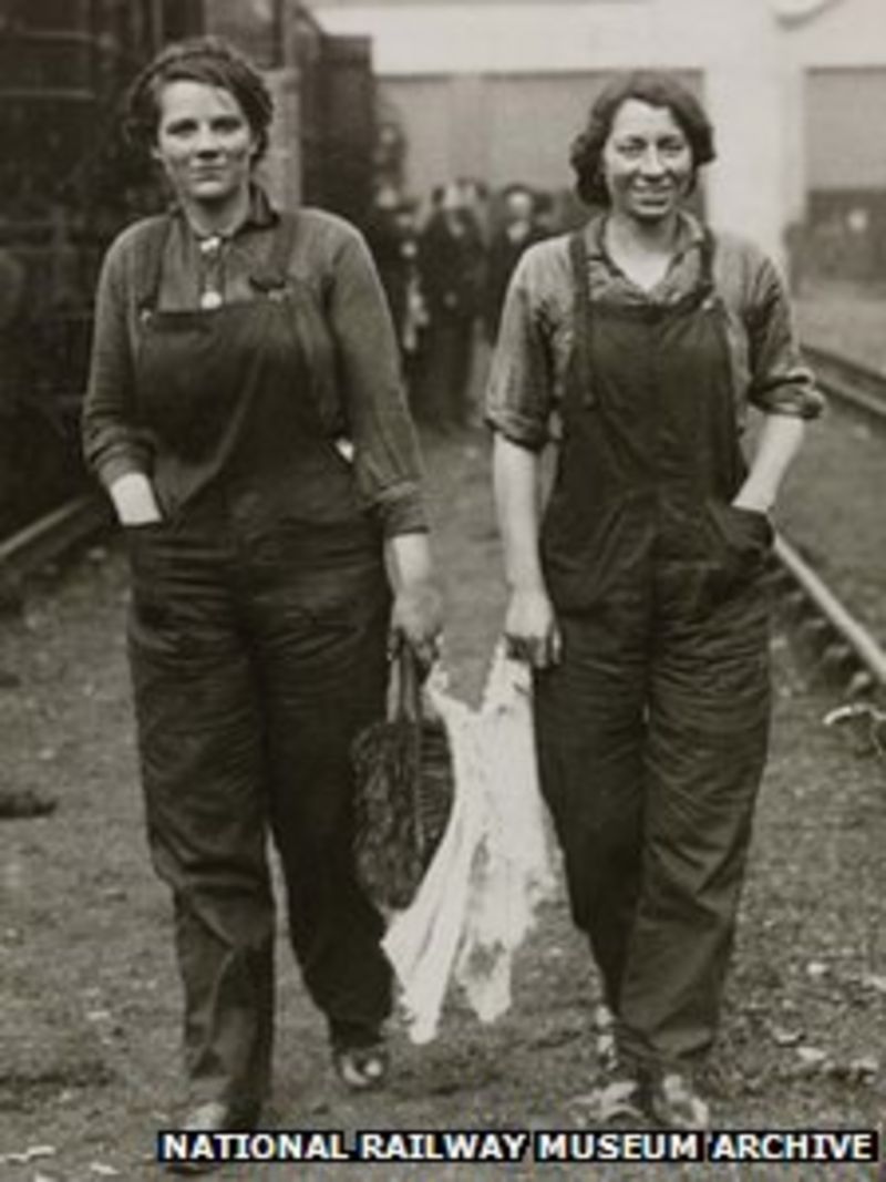 Working on the railway: The women who kept Britain on track - BBC News