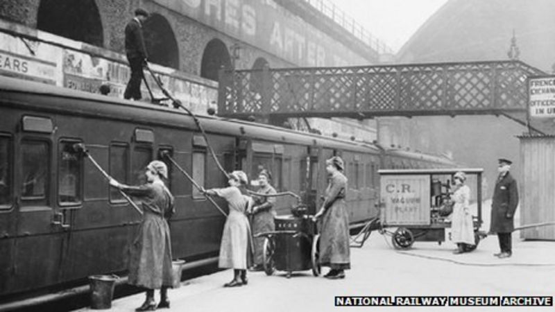 Working on the railway: The women who kept Britain on track - BBC News