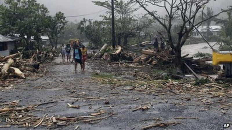 Cyclone Evan rips through Samoa as Apia homes flattened - BBC News