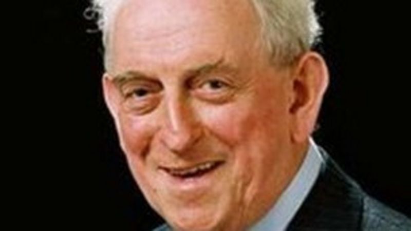 Ex-mayor John Colebrook's death marks 'end of an era' - BBC News