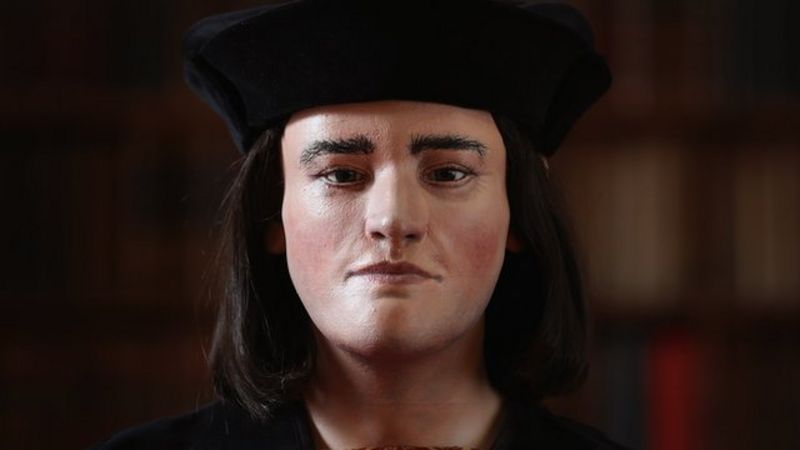 New Dundee University portrait of Richard III unveiled - BBC News