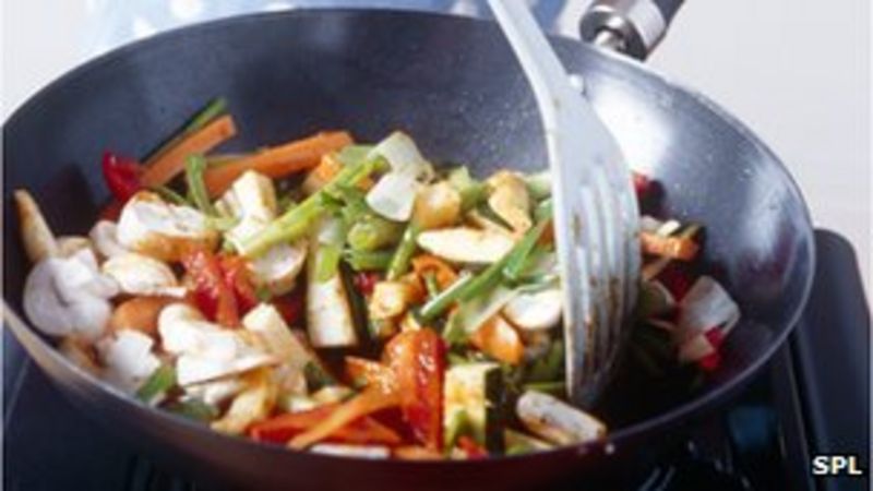 Cooking classes 'a boost to healthy diet' - BBC News