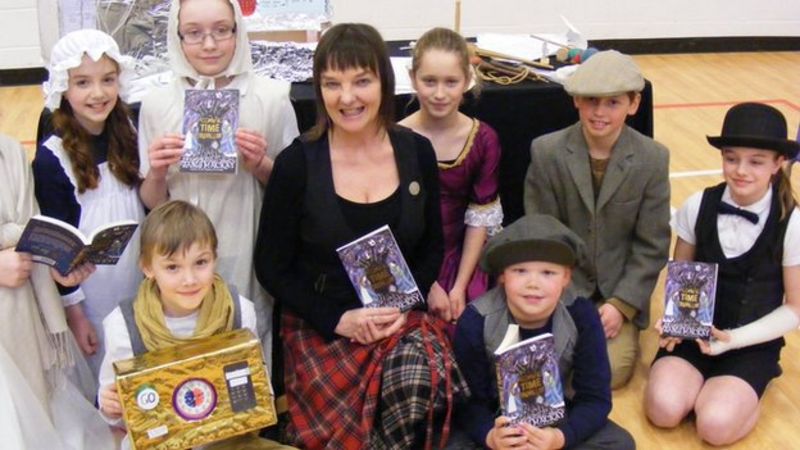Peebles' Kingsland Primary School hosts book launch - BBC News