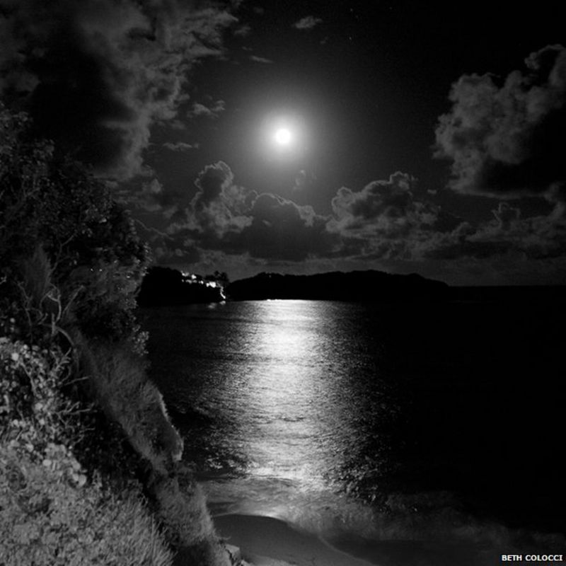 24 hours, 24 photographers, 24 years - BBC News