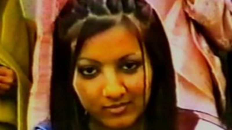 Shafilea Ahmed death: Serious case review call by charity - BBC News