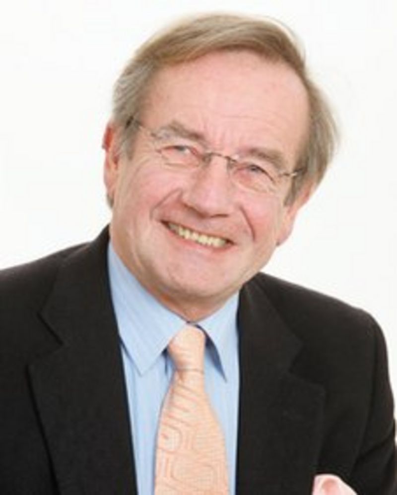 Tributes paid to Ashford Borough Council leader Peter Wood - BBC News