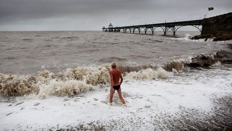 Clevedon sea swim photos capture year-round activity - BBC News
