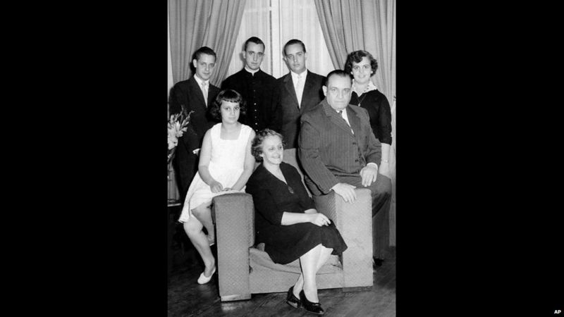 In pictures: Pope Francis - BBC News