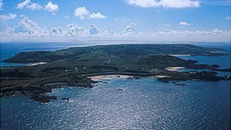 Guernsey States hopes to extend territorial waters - BBC News