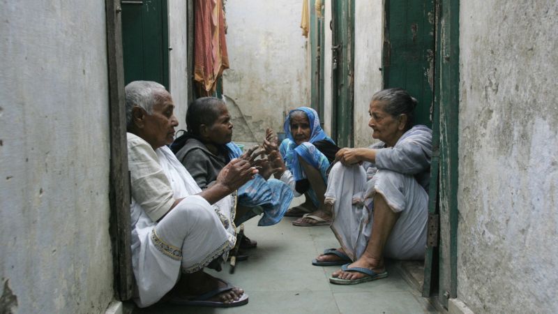 A happy homecoming for India's widows - BBC News