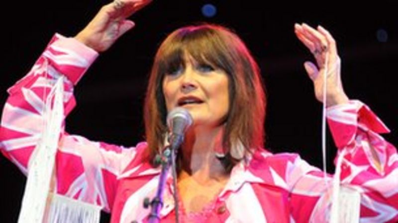 Sandie Shaw: finance a 'barrier' for new artists - BBC News