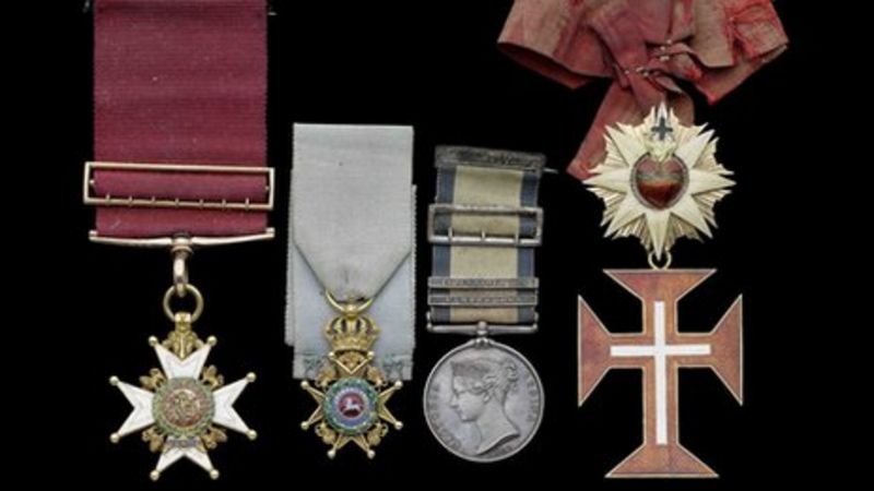 Medals of Lord Nelson's surgeon auctioned - BBC News