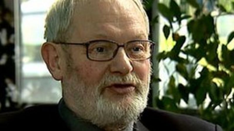 Aberdeen-based aviation writer Jim Ferguson dies - BBC News