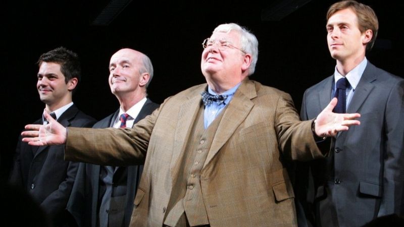 In pictures: The career of Richard Griffiths - BBC News