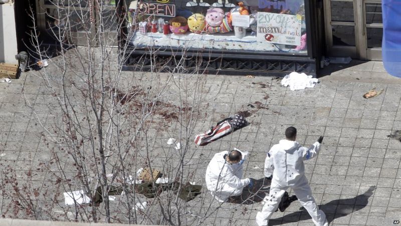 In pictures: Aftermath of the explosions - BBC News