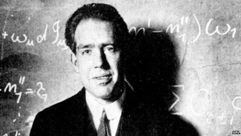 Niels Bohr letters reveal trials of his time in England - BBC News