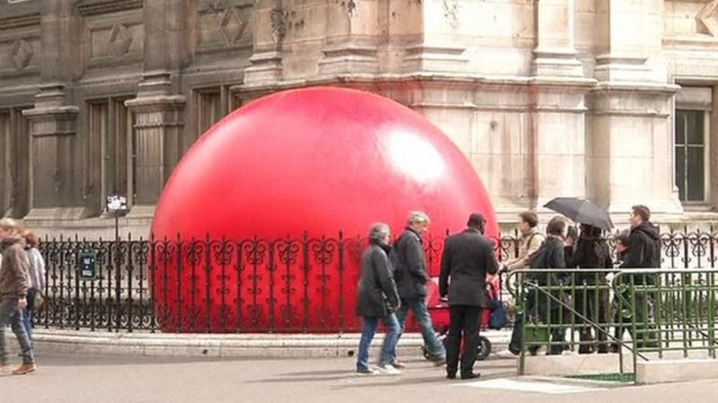 Japanese balloon art hits new heights - BBC News