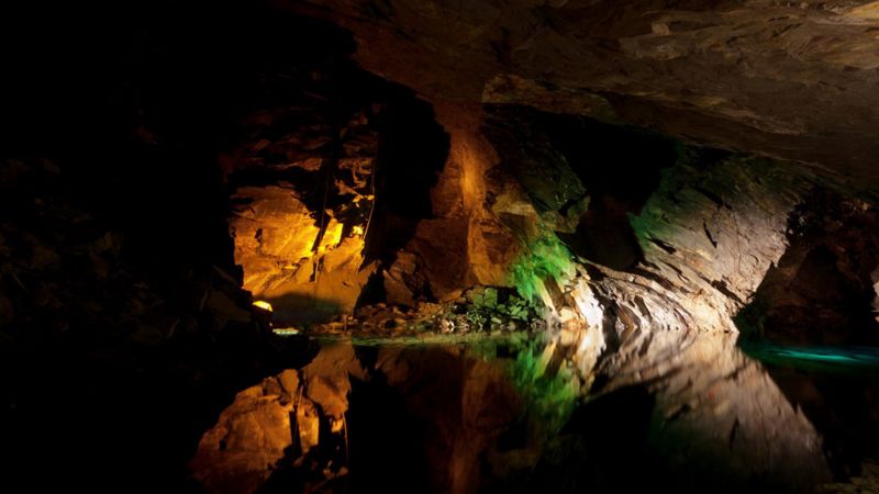 In Pictures: Llechwedd Slate Caverns tour revamp - BBC News