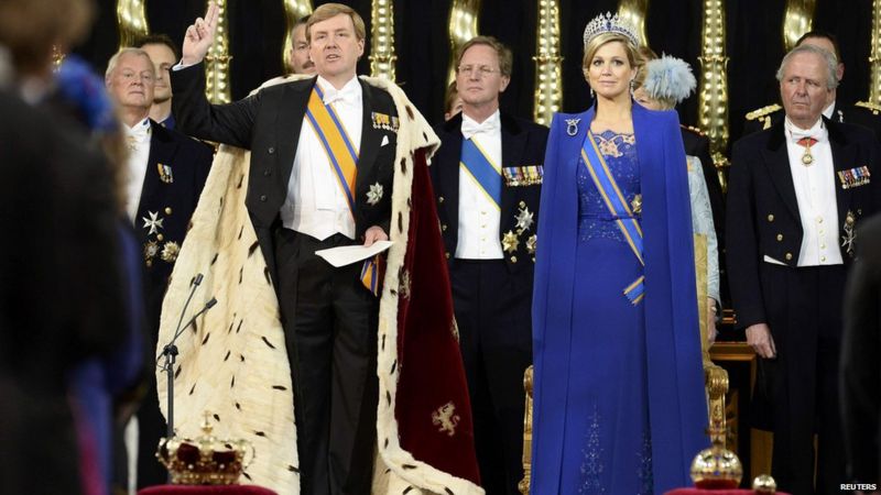In pictures: Netherlands' new king sworn in - BBC News