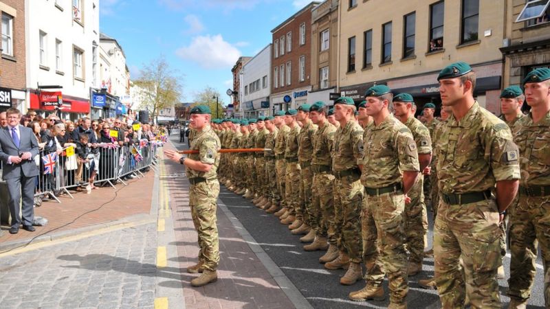 In pictures: 40 Commando homecoming parade - BBC News