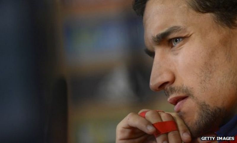 The adults who suffer extreme homesickness - BBC News