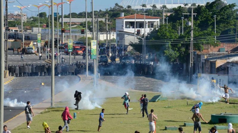 In pictures: Brazil protests - BBC News