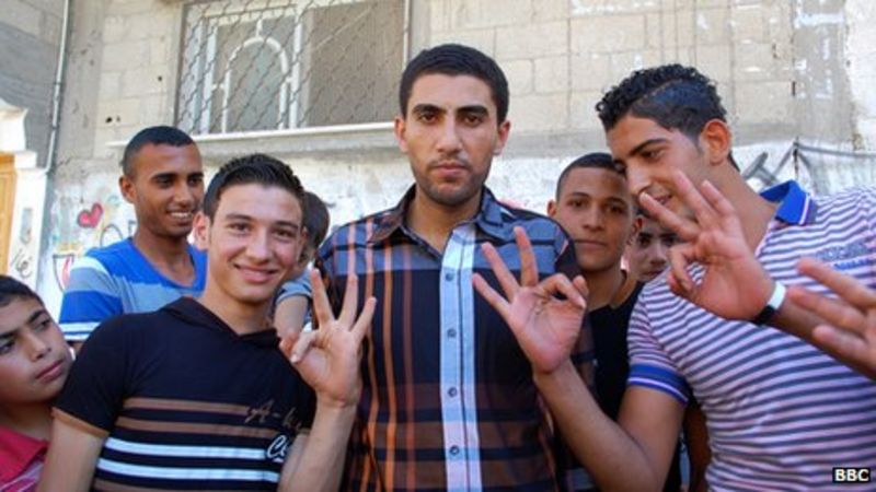 Palestinians back Mohammed Assaf to win Arab Idol final - BBC News