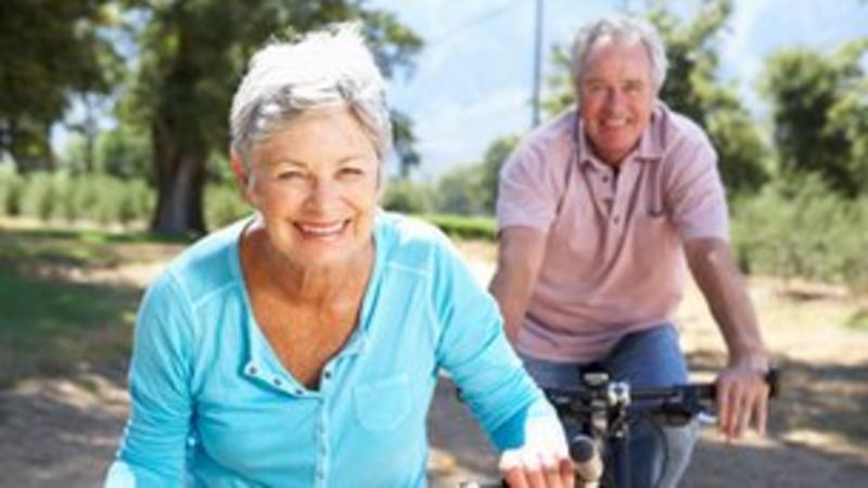 Elderly couples 'need more relationship guidance' - BBC News